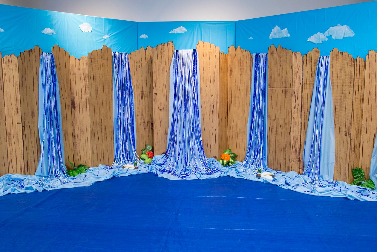 VBS Decorations on a Dime