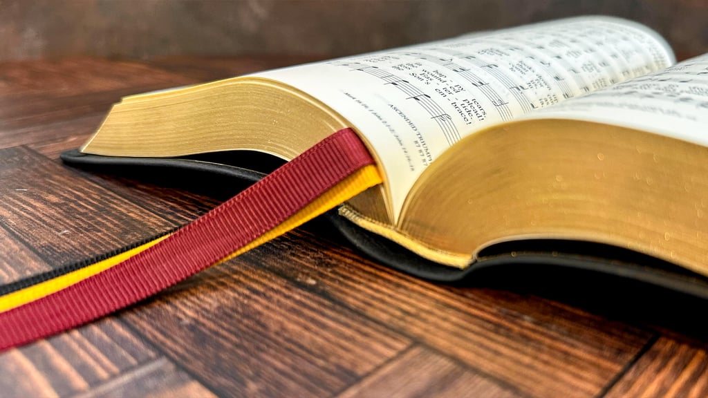 Simple Family Devotions with Lutheran Service Book